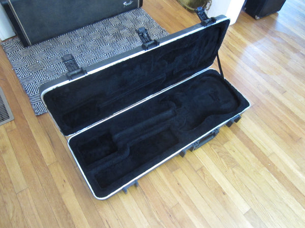 Fender SKB Molded Flight Case w/ Keys – Lil' Huddy's Guitar Shop